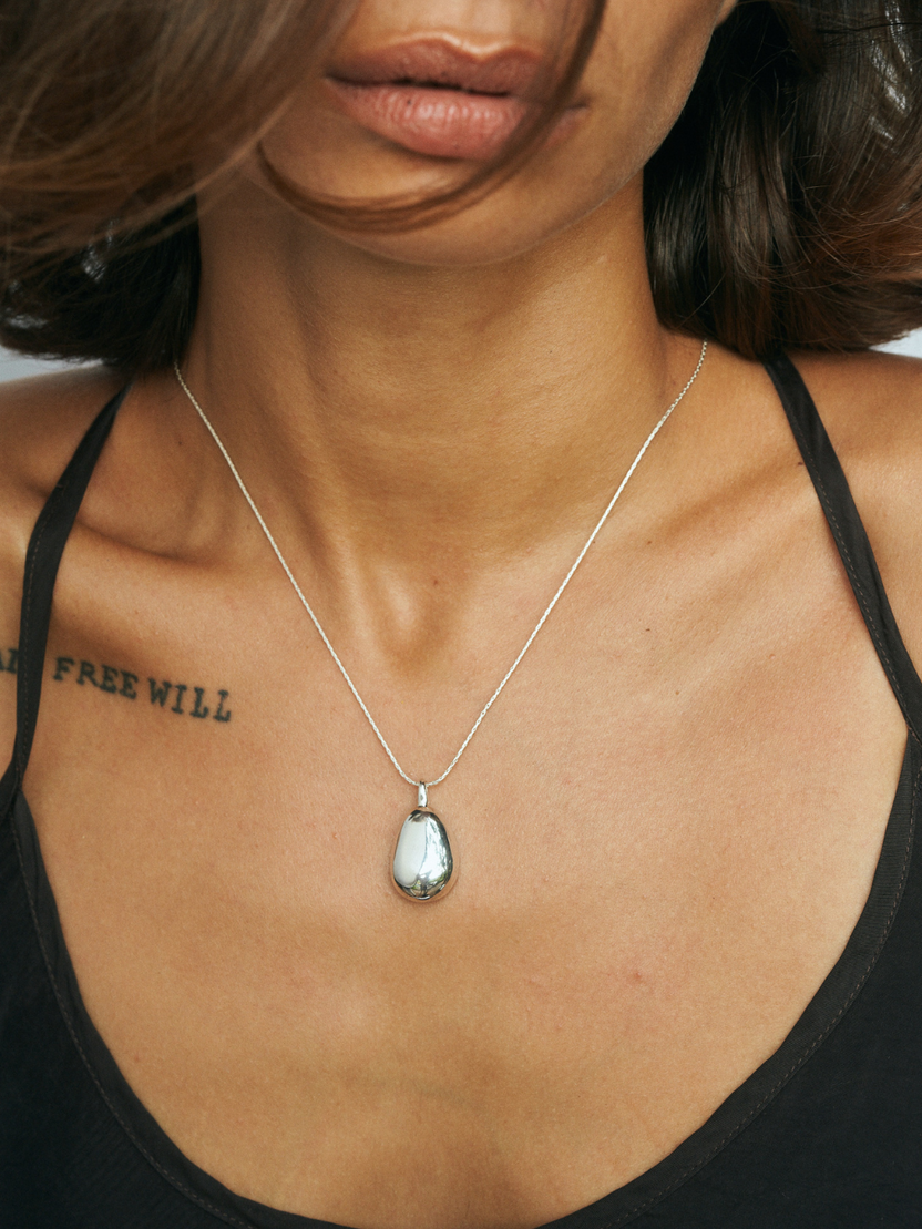 Venus de Milo Necklace – Gold Vermeil Demi-Fine Jewelry | Carina Hardy